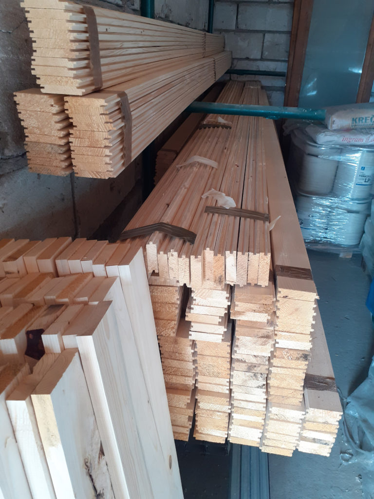 STOVARISTE REZANE GRADJE CRNI - ARANDJELOVAC